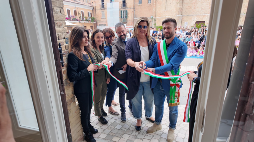 Giulianova, inaugurata la sezione ragazzi della Biblioteca "Bindi" - Rete8